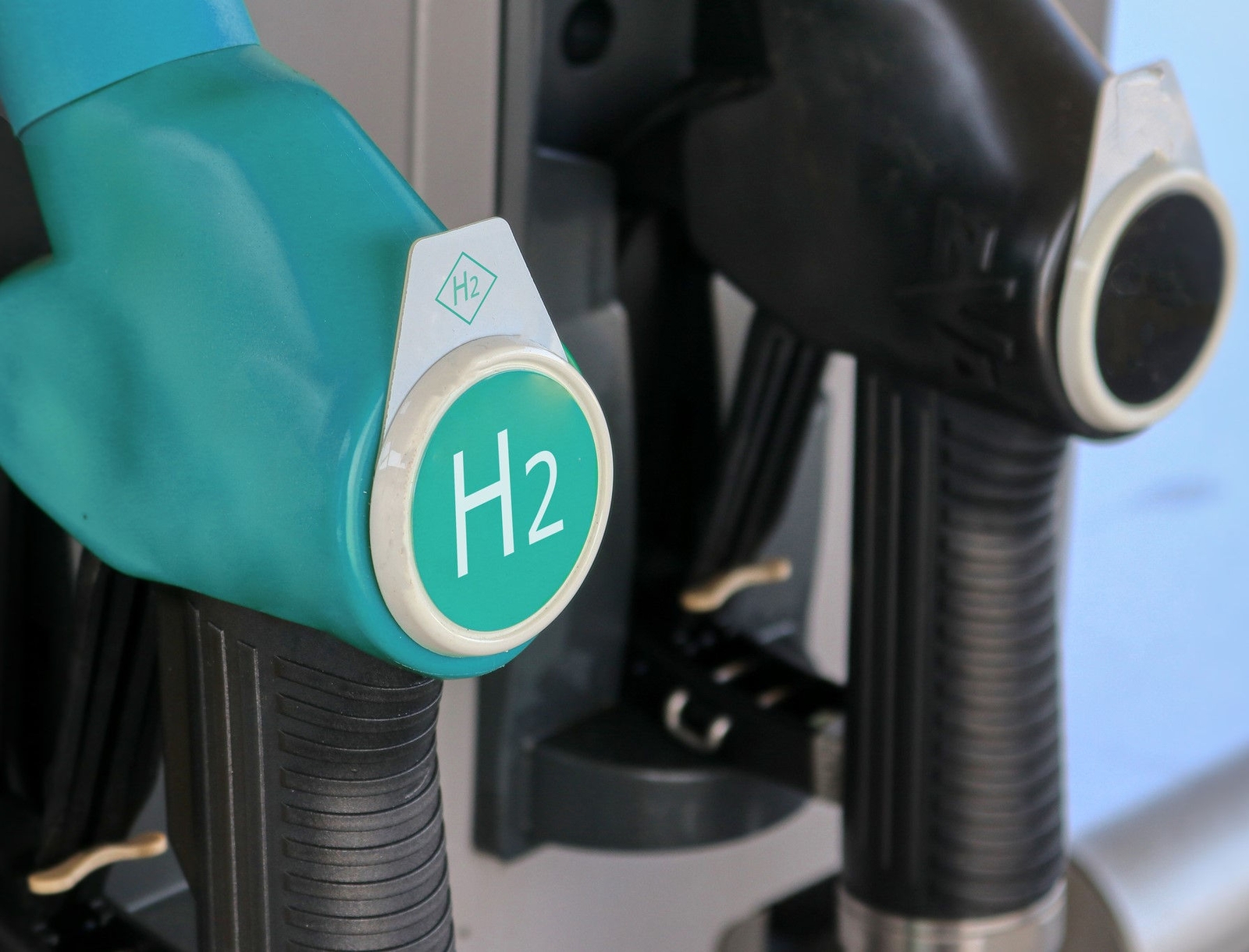 E-fuel: cos'è, come funziona, quanto costa | First Stop